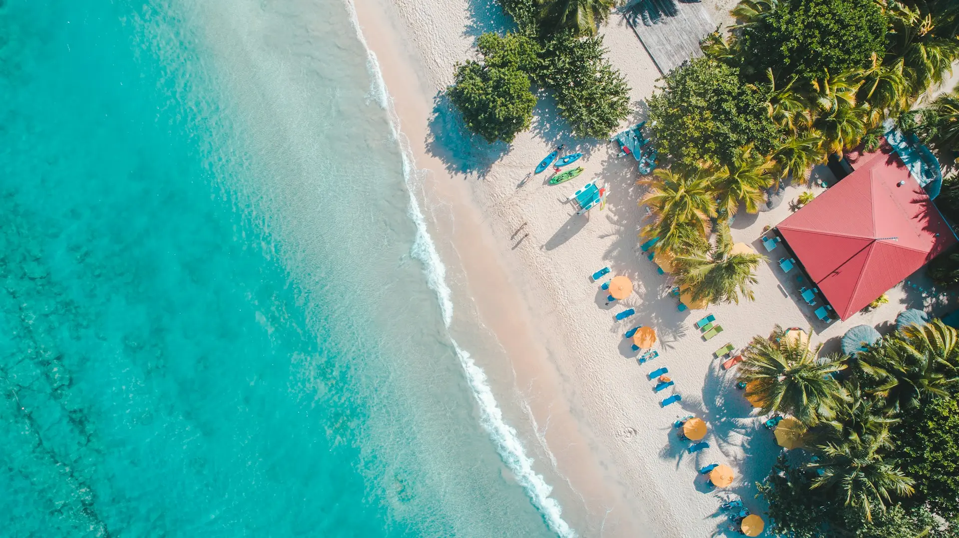 Playas para Pasar Navidad: Celebra las Fiestas Frente al Mar